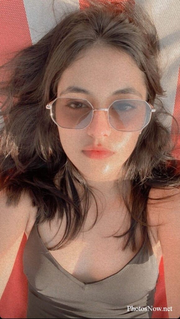 [1500+] Real Girl Pic, DP, Photos, Pictures & Wallpapers (NEW 2025) - PhotosNow