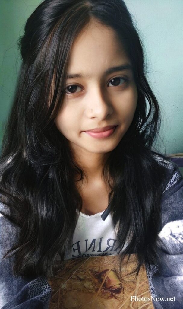 [1500+] Real Girl Pic, DP, Photos, Pictures & Wallpapers (NEW 2025) - PhotosNow