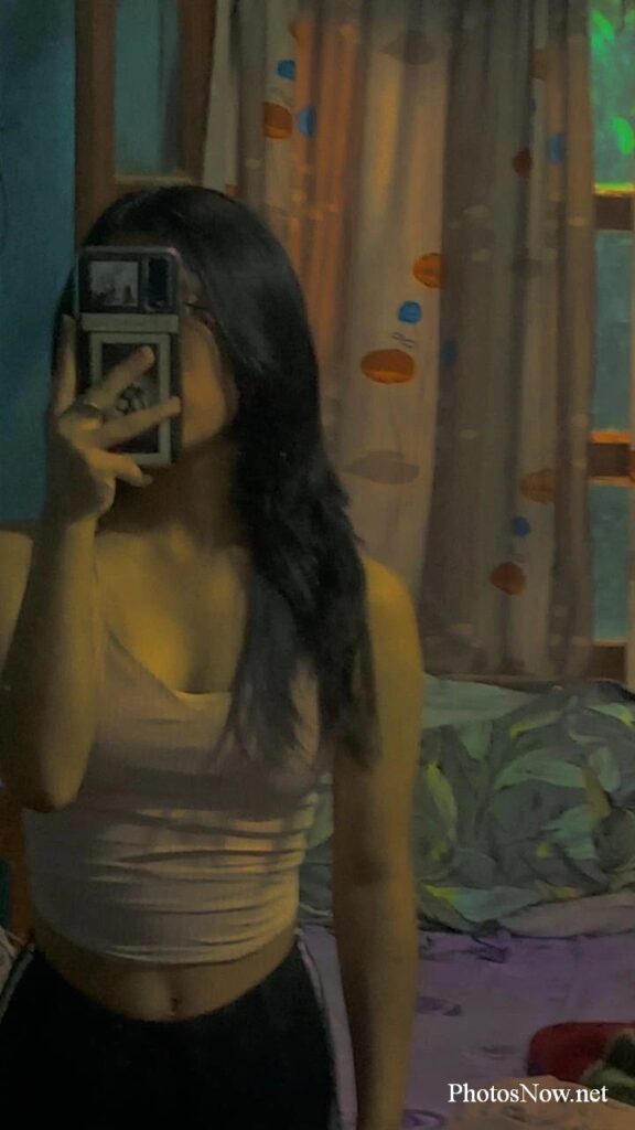 [1500+] Real Girl Pic, DP, Photos, Pictures & Wallpapers (NEW 2025) - PhotosNow