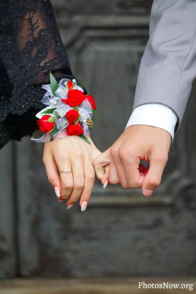 [1050+] Love Dp, Images, Photos, Pictures & Wallpapers (2025) - PhotosNow