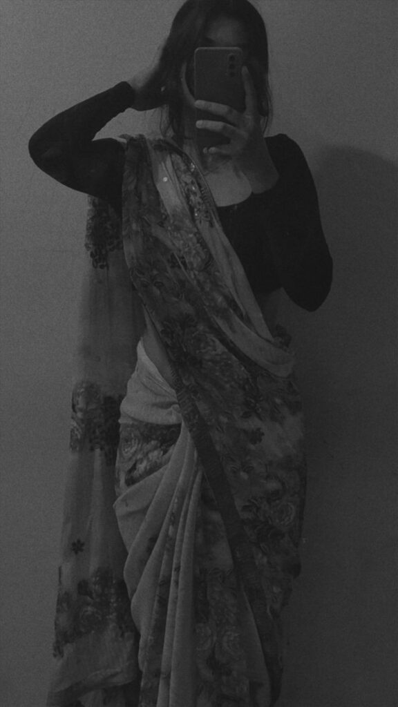 [425+] Mirror Selfie Dp, Pics, Images, Photos & Wallpapers (2025 ...