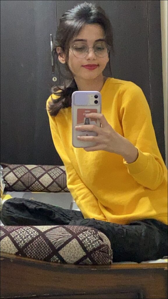 [1500+] Real Girl Pic, DP, Photos, Pictures & Wallpapers (NEW 2025) - PhotosNow