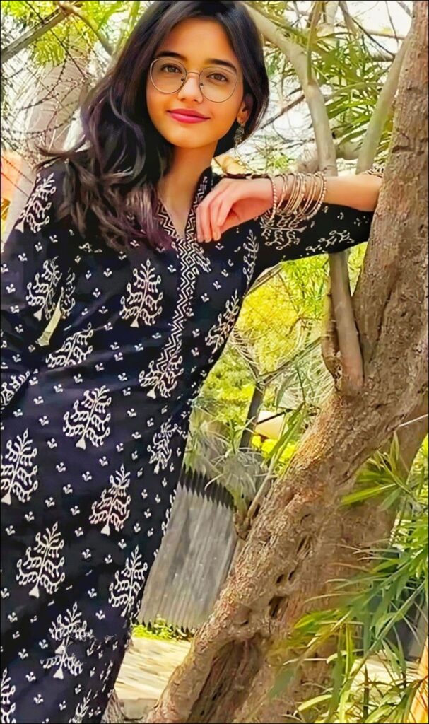 [1500+] Real Girl Pic, DP, Photos, Pictures & Wallpapers (NEW 2025) - PhotosNow