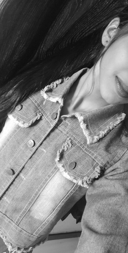 425 Mirror Selfie Dp Pics Images Photos Wallpapers 2025