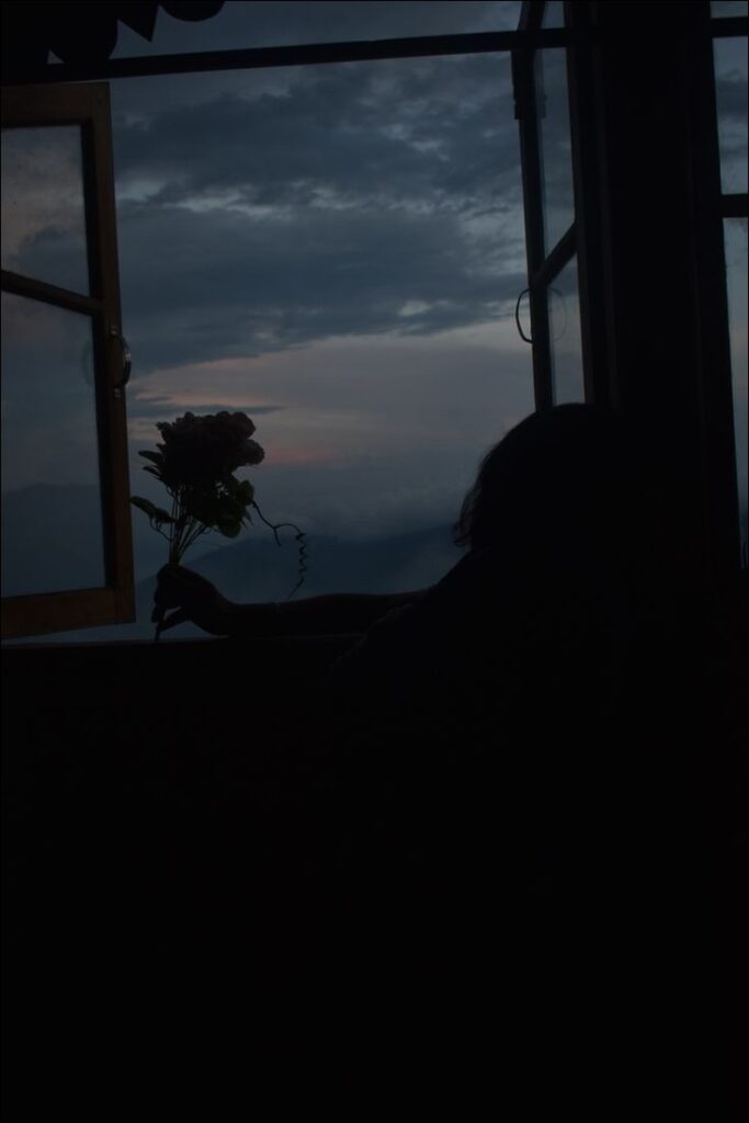 [1000+] Sad Girl DP Images for Whatsapp & Instagram (2025) - PhotosNow