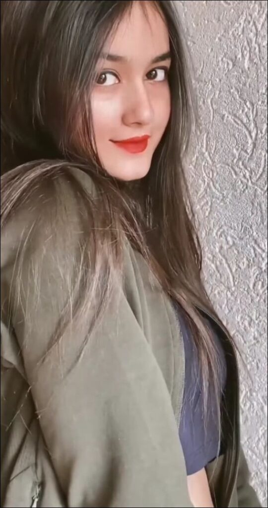 [1500+] Real Girl Pic, DP, Photos, Pictures & Wallpapers (NEW 2025) - PhotosNow